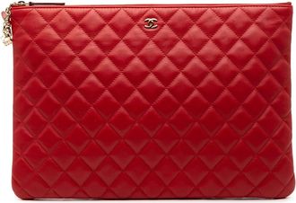 Chanel Clutches - Large Quilted Lambskin Casino Charms O Case Clutch - Gr. unisize - in Rot - f&uuml;r Damen