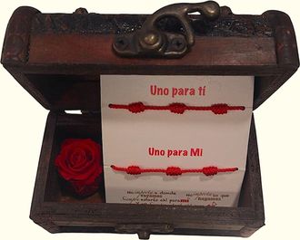 Generico Geschenk f&uuml;r Paare, rote ewige Rose und Armb&auml;nder mit 7 Knoten, Vintage-Holzbox, Armb&auml;nder f&uuml;r Paare, Amulett der Liebe, Box mit Armband aus rotem Fad