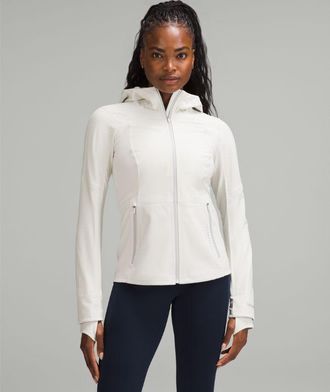 lululemon Cross Chill Jacke f&uuml;r Frauen - Gr&ouml;&szlig;e XL in Bone