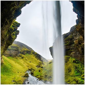 Wallario Sticker/Aufkleber f&uuml;r K&uuml;hlschrank/Geschirrsp&uuml;ler/K&uuml;chenschr&auml;nke, Selbstklebende Folie - 60 x 60 cm, Motiv: Hinter dem Wasserfall