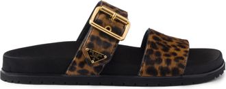 Prada Sandales &agrave; logo triangulaire et imprim&eacute; animal