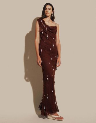Asos Robe longue au crochet ornement&eacute;e de perles goutte deau - Chocolat-Rouge