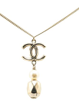 Chanel collier &agrave; pendentif &agrave; perle artificielle (2017) - Or