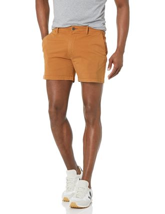 Amazon Essentials Herren Bequeme Slim-Fit-Stretch-Chinoshorts ohne Bundfalten, 13cm, Tabakbraun, 28W