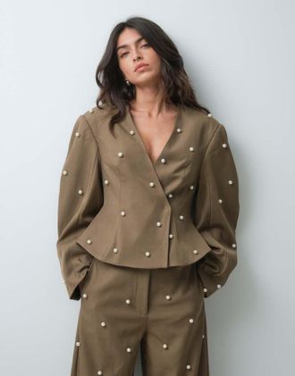 Asos Blazer-Kombiteil mit ovalen &Auml;rmeln und Perlenbesatz in Khaki-Gr&uuml;n