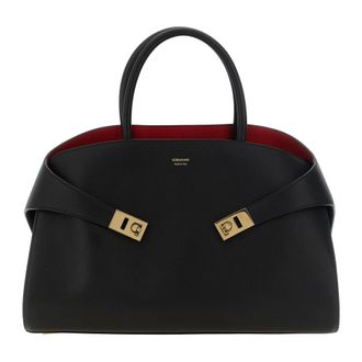 Ferragamo Sac &agrave; main Hug M - Femme - Sacs - Noir - Taille: ONE Size