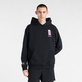 New Balance Homme London Edition Athletics Graphic French Terry Crew Finisher en Noir, Coton, Taille XS