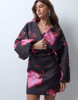 Asos Minikleid mit Ballon&auml;rmeln aus Scuba-&auml;hnlichem Stoff mit verschwommenem Blumenmuster-Multi