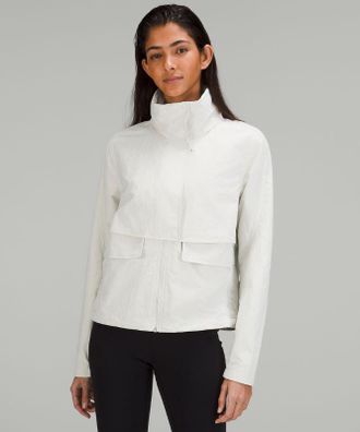 lululemon Always Effortless Jacke f&uuml;r Frauen - Gr&ouml;&szlig;e 14 in Bone