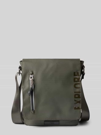 Camel Active Schultertasche mit Statement-Print Modell EXPLORE
