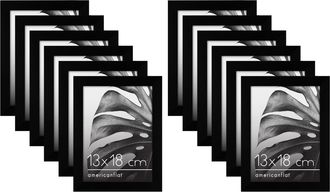 Americanflat 12-teiliges Galerierahmen Set in Schwarz - 13x18 cm - Verbundholz mit Poliertem Plexiglas - Querformat und Vertikale Formate für Wand und Tischplatte