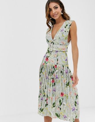 Asos Robe mi-longue pliss&eacute;e &agrave; d&eacute;collet&eacute; plongeant avec ceinture et imprim&eacute; floral botanique-Multicolore