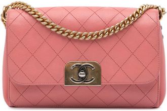 Chanel Hobo Bags - Quilted Calfskin Straight Lined Flap - Gr. unisize - in Gold - f&uuml;r Damen