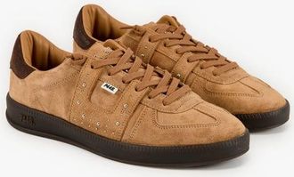 P448 Baskets su&eacute;d&eacute;es