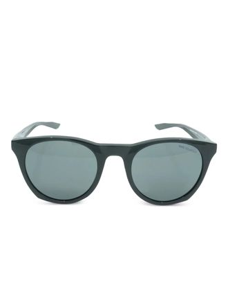 Nike lunettes de soleil Essential Horizon &agrave; verres polaris&eacute;s - Noir