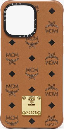 MCM iPhone 16 Pro Max iPhone-H&uuml;lle MCM X CASETiFY aus BioVeg mit Messingplakette
