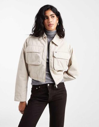 Tommy Jeans Cropped-Arbeitsjacke in Ecru mit Taschen-Wei&szlig;