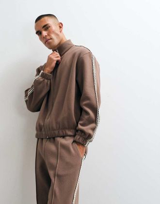 Asos veste en jersey coupe carr&eacute;e zipp&eacute;e marron