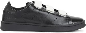 Yohji Yamamoto Low-Top Sneaker - Premium Leather And Rubber Y-3 Jr4224 Sneakers - Gr. 8_5 - in Schwarz - für Damen
