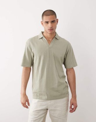 HUGO BOSS HUGO Red - T-shirt d&eacute;contract&eacute; &agrave; col V - Vert clair