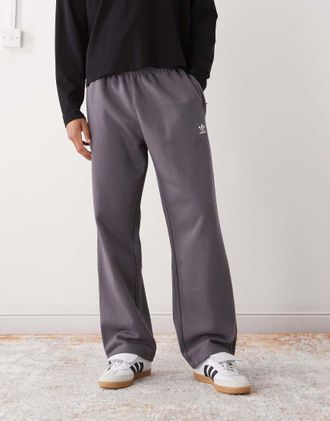 adidas Originals Trefoil Essentials - Hose in Grey Strata mit offenem Saum-Grau