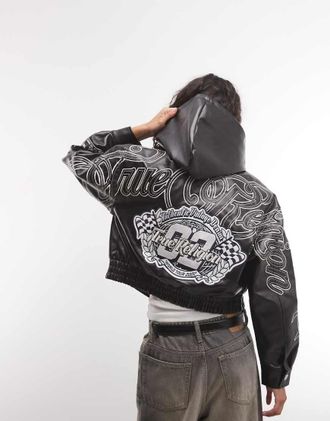 True Religion veste &agrave; capuche en PU noire avec motif brod&eacute; au dos