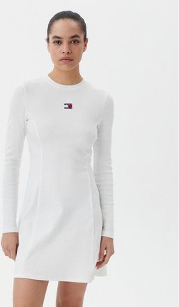 Tommy Jeans Kleid f&uuml;r den Alltag Badge DW0DW20666 Wei&szlig; Slim Fit