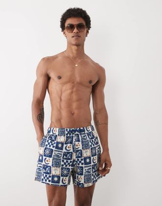 Abercrombie & Fitch Abercrombie - Short de bain &agrave; enfiler avec imprim&eacute; mosa&iuml;que - Bleu marine