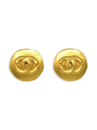 Chanel boucles doreilles à bouton CC (1996)
