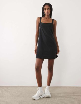 Abercrombie & Fitch YPB - Doppellagiges Tr&auml;gerkleid in Schwarz