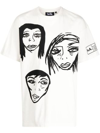 Haculla t-shirt Theyre Watching - Blanc