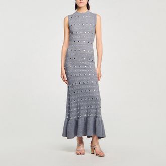 Sandro Langes Strickkleid mit Ziernieten