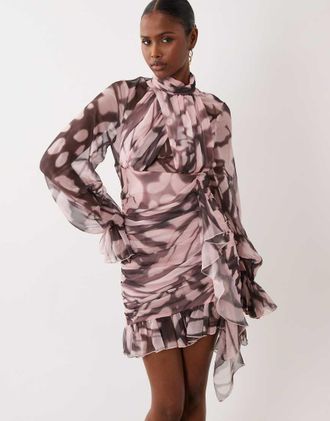 Asos Robe courte en organza &agrave; imprim&eacute; flou avec manches longues et volants-multicolore