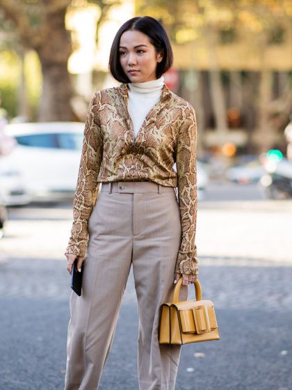 Col roulé + chemise : le duo le plus stylé de la saison