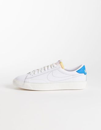 Nike Tennis Classic AC Smash - Sneaker in Wei&szlig; und Blau