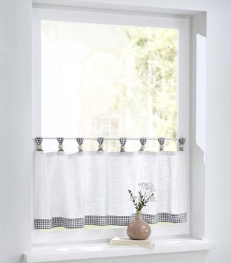 Kutti Heimtextilien Cottage Scheibengardine Bistrogardine weiß grau kariert mit Schlaufen und Holzkugeln,Reine Baumwolle, Landhaus-Gardine Küche, Breite 120 cm x Höhe 50 