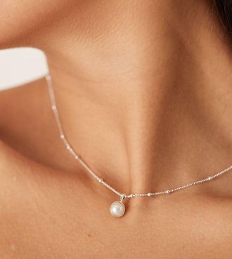 Daisy London Halskette aus Sterlingsilber mit Kunstperlenanhänger