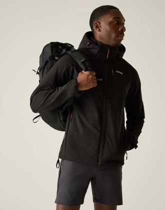 Regatta Wasserfeste Softshell-Jacke in Schwarz und Ziegelrot