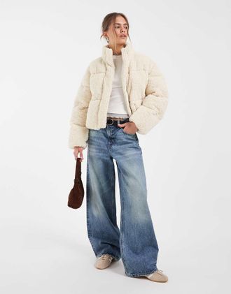 Levi's Brynn Crop Borg-Pufferjacke in Wollwei&szlig;-Keine Farbe