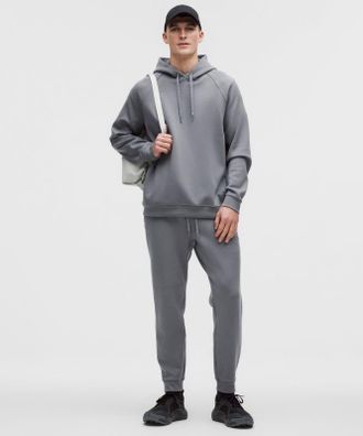 lululemon Smooth Spacer Jogginghose, normale L&auml;nge Stack f&uuml;r M&auml;nner - Gr&ouml;&szlig;e XL in Solar Grey