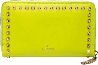 Valentino Portefeuille pr&eacute;-poss&eacute;d&eacute; clout&eacute; en cuir - Femme - Pre-owned - Jaune - Taille: ONE Size
