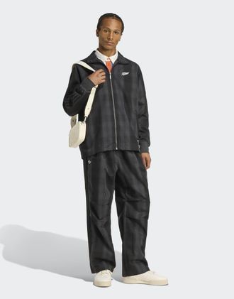 adidas Originals Adidas Originals & All Blacks - Firebird - Trainingshose in Grau kariert