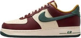 Nike Nike Homme AIR Force 1 07 LV8 Sneaker, Coconut Milk Vintage Green Dark Team Red, 40 EU