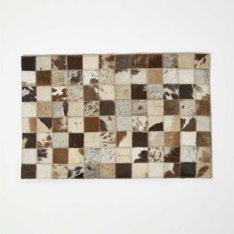 Homescapes Leder-Tischset 4er-Set 46x30 cm, Karierte Patchwork Platzsets aus Leder mit Fell in Naturfarben und Filz-Unterseite