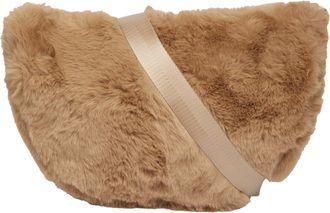 s.Oliver Half-Moon-Bag aus Fake Fur mit l&auml;ngenverstellbarem Schultergurt