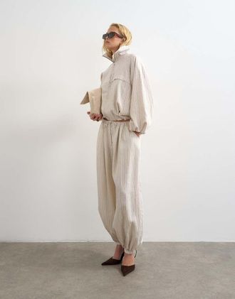 Topshop Pantalon densemble coupe ballon en modal ray&eacute; - Ivoire-Blanc
