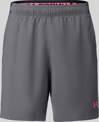 Under Armour Regular Fit Sportshorts mit Logo-Print