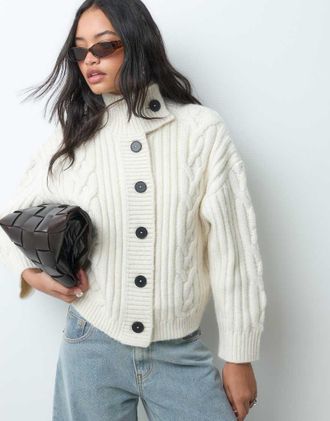 Asos gilet torsad&eacute; &agrave; col chemin&eacute;e couleur cr&egrave;me-Gris