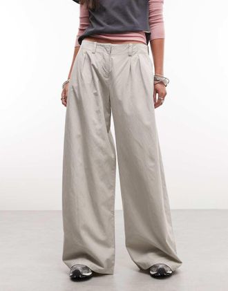 Weekday Pantalon pliss&eacute; ultra-large - Gris clair