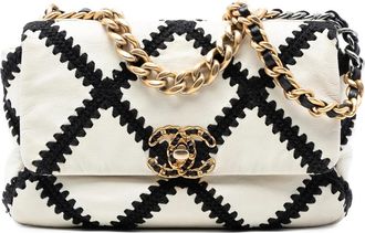 Chanel Hobo Bags - Medium Crochet Calfskin 19 Flap - Gr. unisize - in Wei&szlig; - f&uuml;r Damen